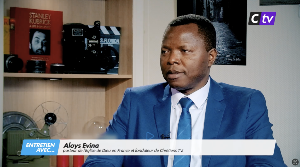 Interview du pasteur Aloys Evina, directeur de la chaîne Chrétiens TV ...