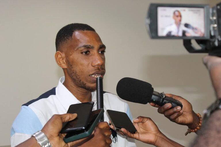 Côte d'Ivoire : Le Chantre Moyo Le Prédicateur signe son retour avec un ...