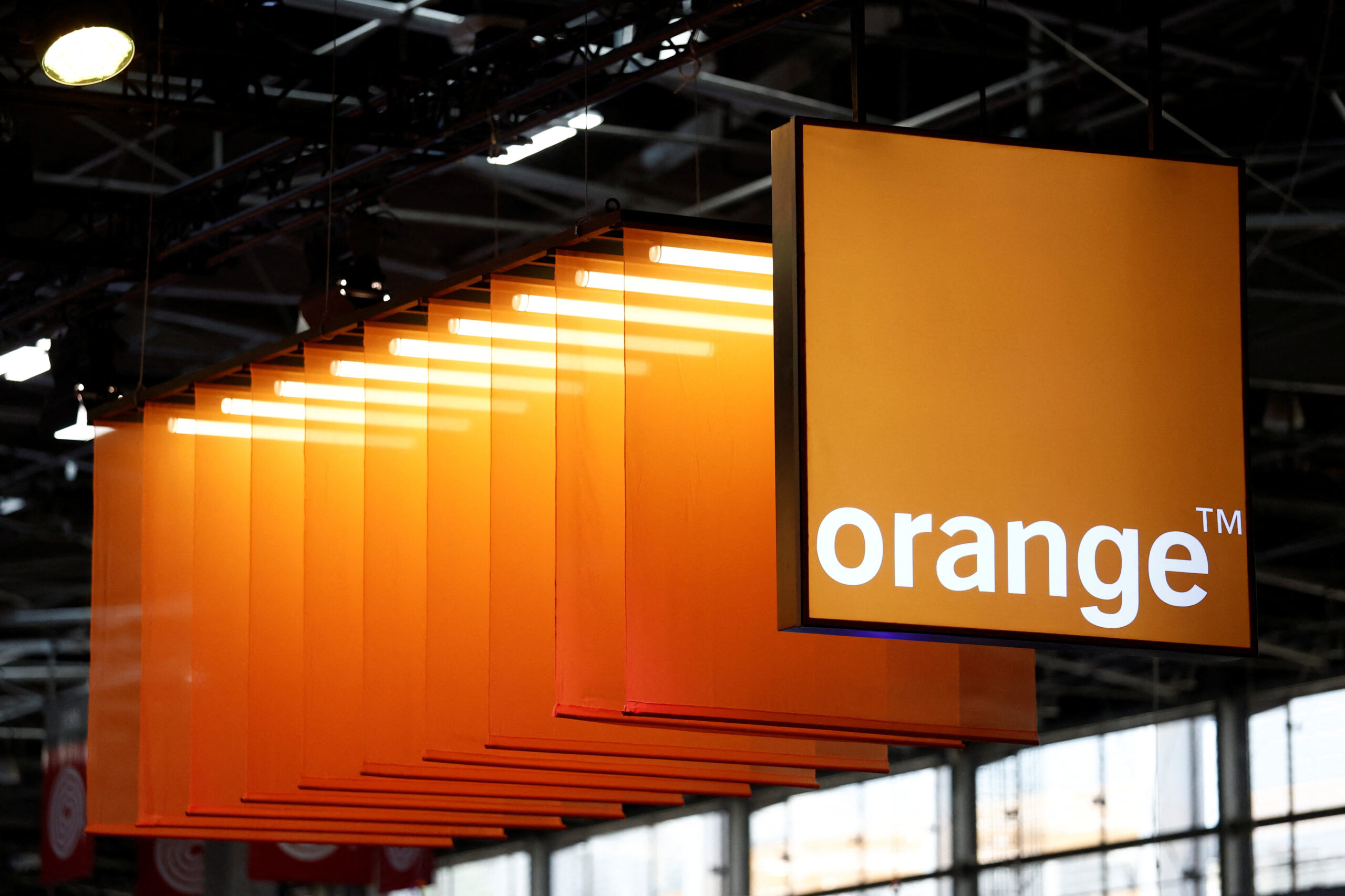 Free, Orange et Bouyges vont notifier les autorités de la concurrence ...